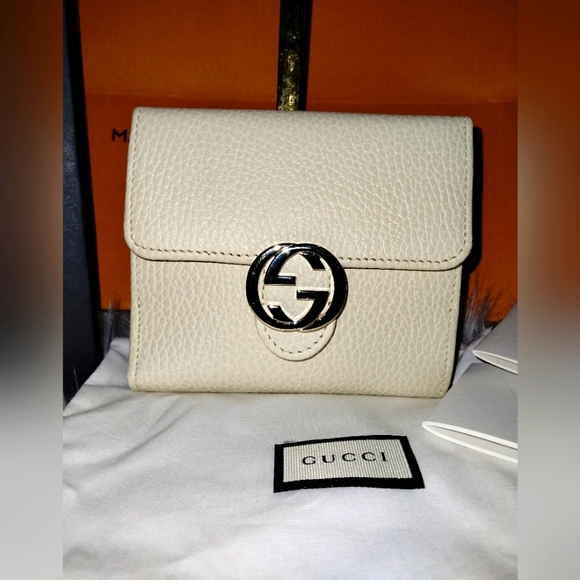 Gucci | Bags | Like New Gucci Gg Interlocking Compact Wallet | Poshmark